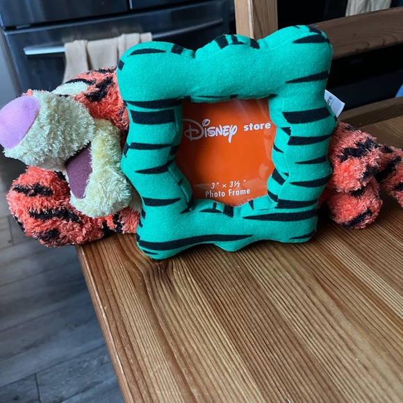Disney | Accents | Ke New Disney Store Fluffy Tigger Stuffed Animal ...